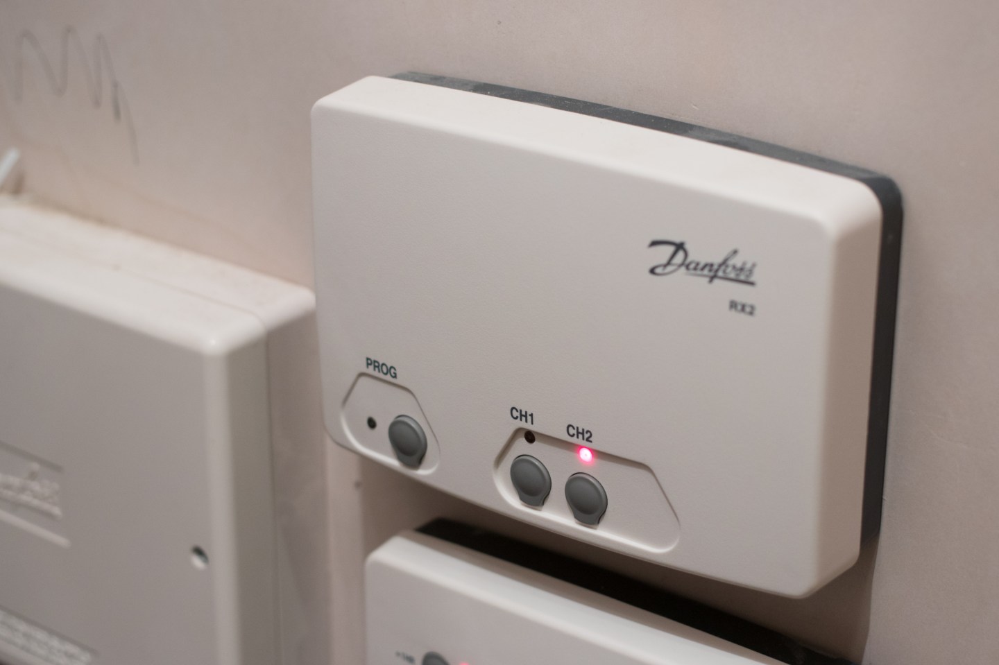 Danfoss Wireless Thermostat Hacking – Part One – AndyHacks